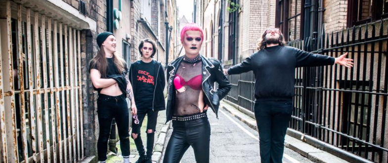 INTERVIEW: Queen Zee & The Sasstones – Get In Her Ears