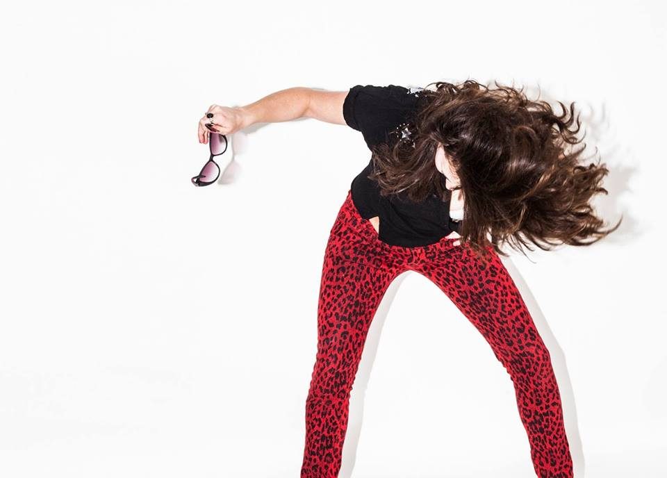 Video Premiere: Lara Smiles – ‘All For You’ – Get In Her Ears